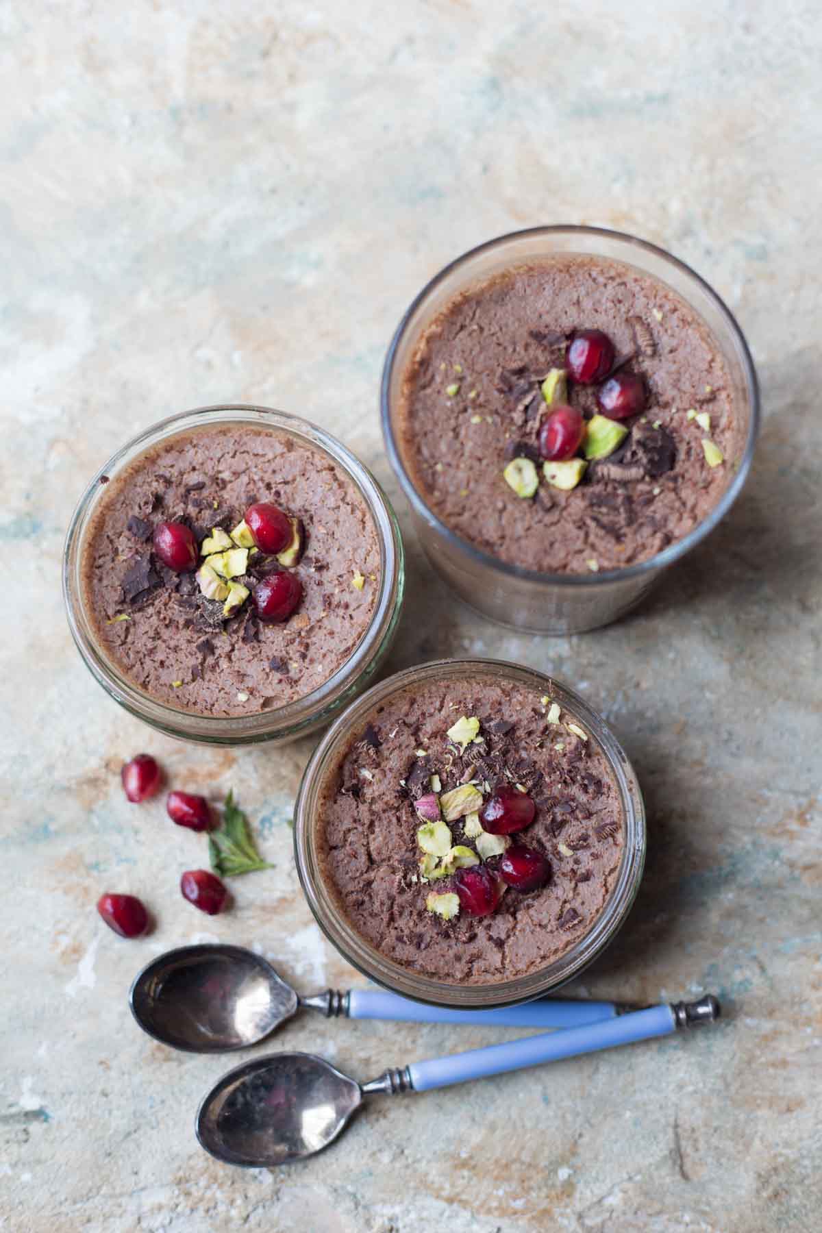 Low-Fat Vegan Chocolate Mousse with Aquafaba - Fat Rainbow